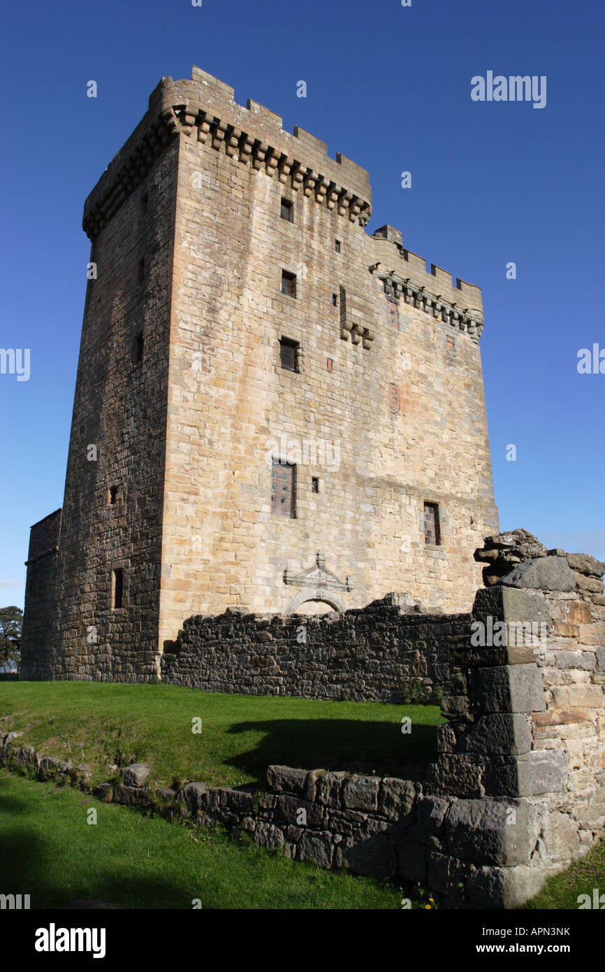 Clackmannan Tower, former ancestral home of Bruce family Stock Photo ...