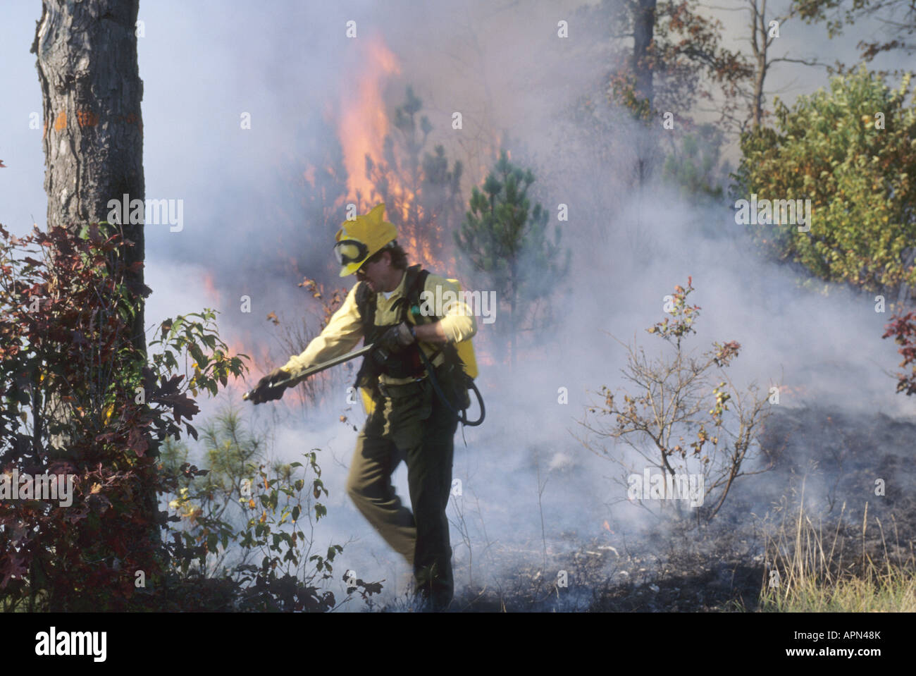 Suppress a fire hi-res stock photography and images - Alamy