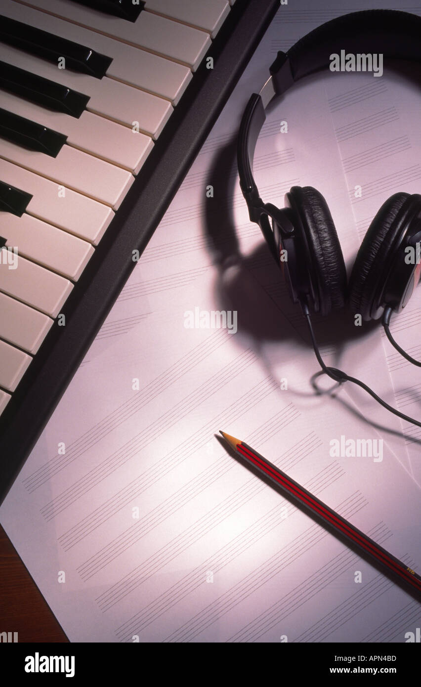 Paper music hi-res stock photography and images - Alamy