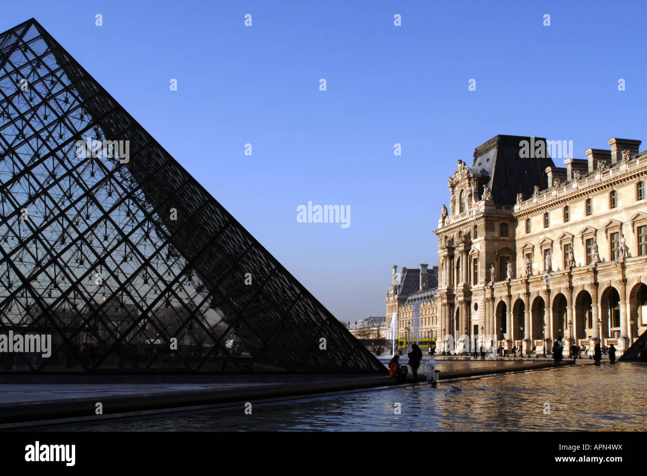 Richelieu wing of the musee du louvre hi-res stock photography and ...