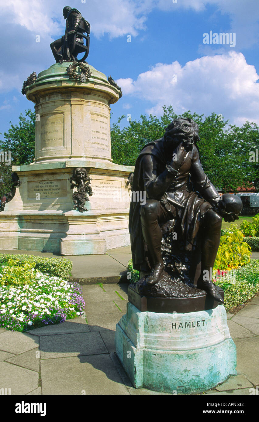Statue of Hamlet and Shakespeare the Gower Memorial Stratford Upon Avon ...