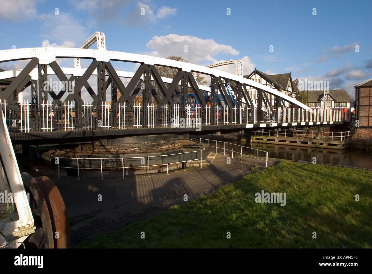 Bridge northwich hi-res stock photography and images - Alamy