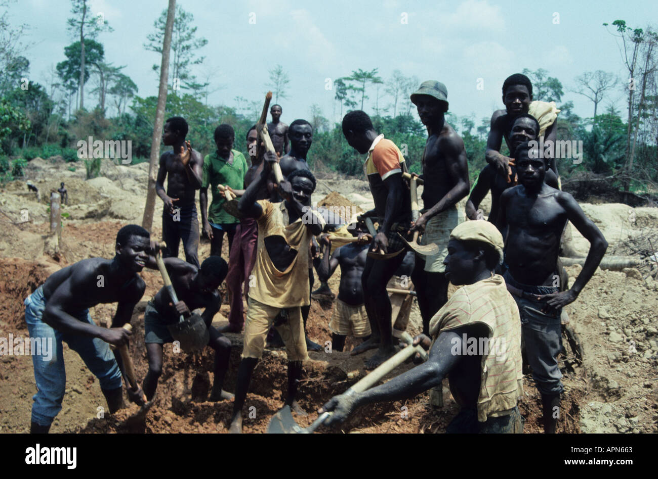 Open cast diamond diggers in the West of Ghana Stock Photo - Alamy