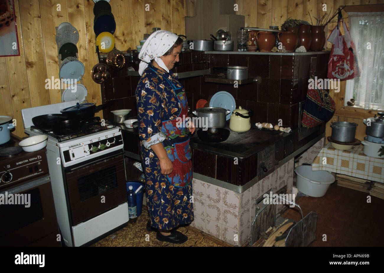 Tradtional farm house hi-res stock photography and images - Alamy