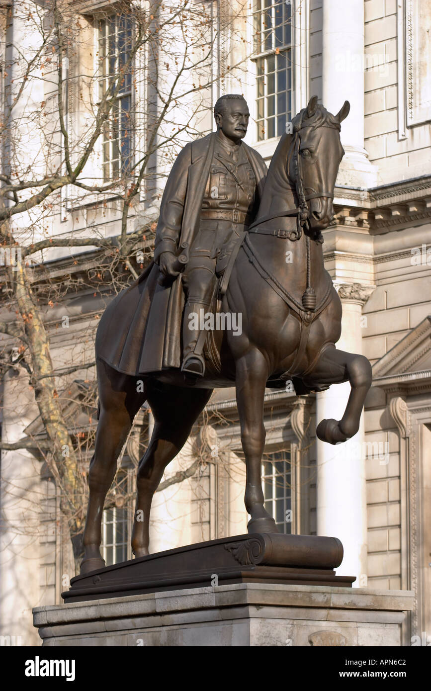 Douglas haig statue hi-res stock photography and images - Alamy