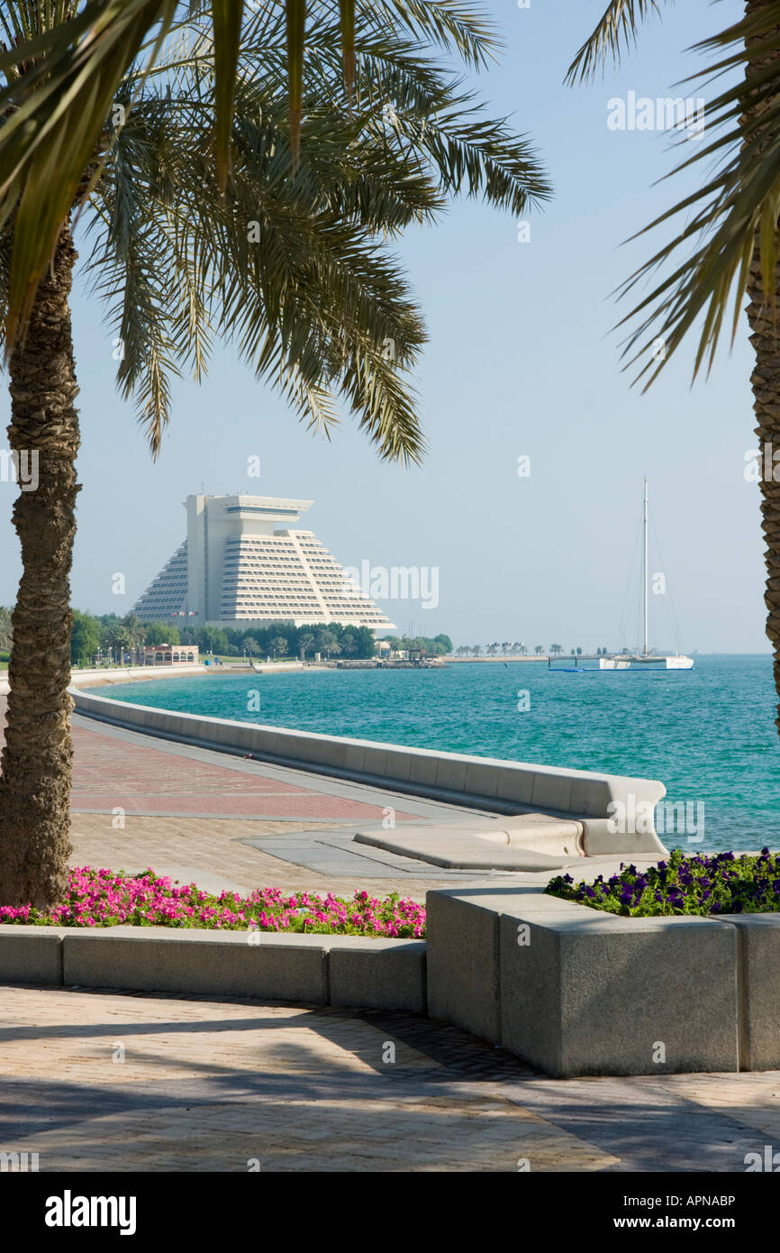 Middle east Qatar Doha bay waterfront Stock Photo - Alamy