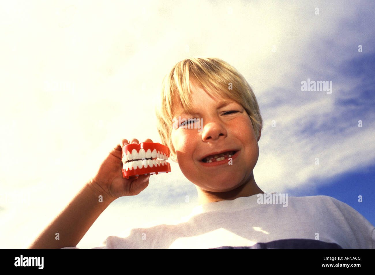 Wind up teeth toy hi-res stock photography and images - Alamy