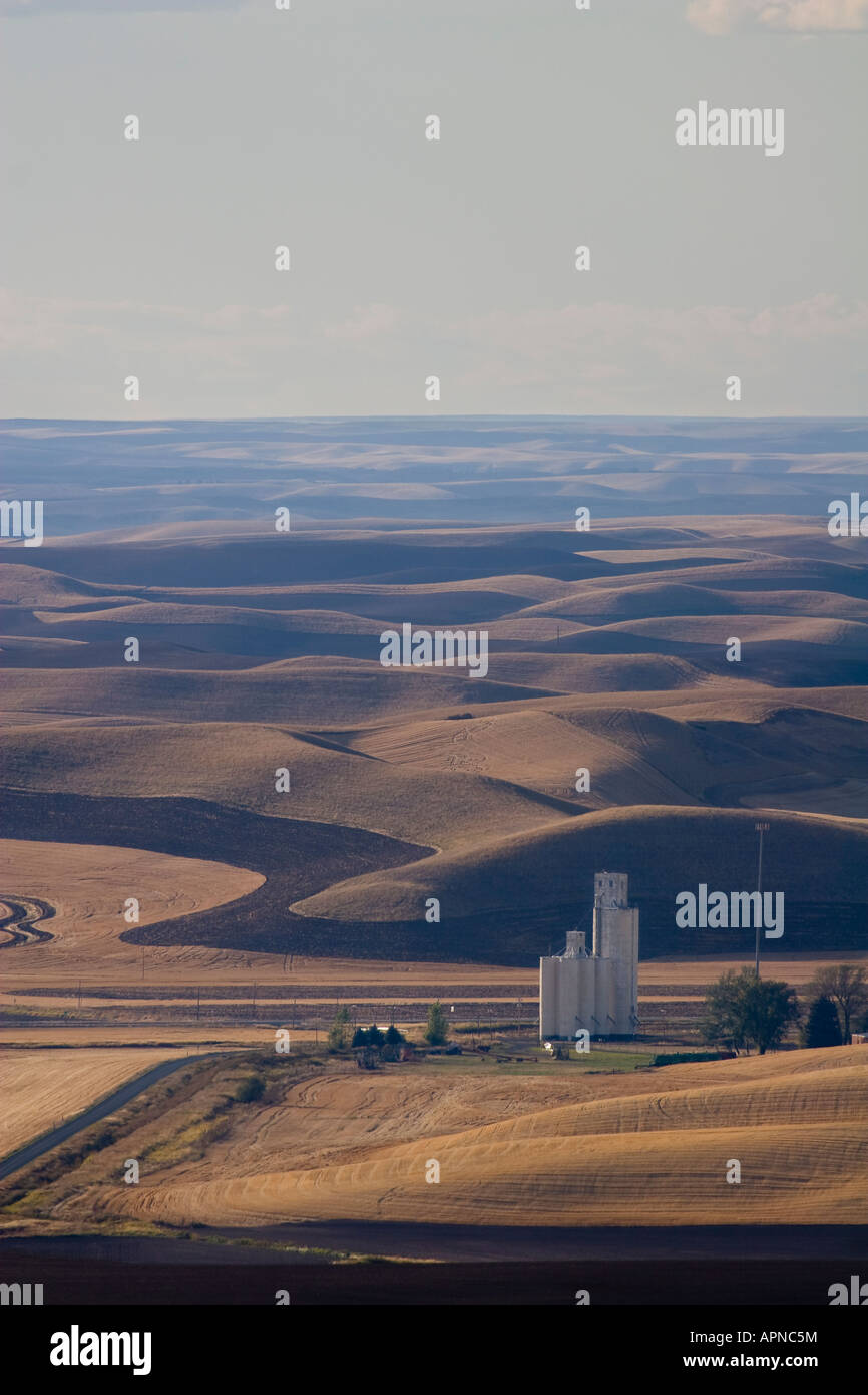 small elevator in Palousse area of eastern Washington farming area ...