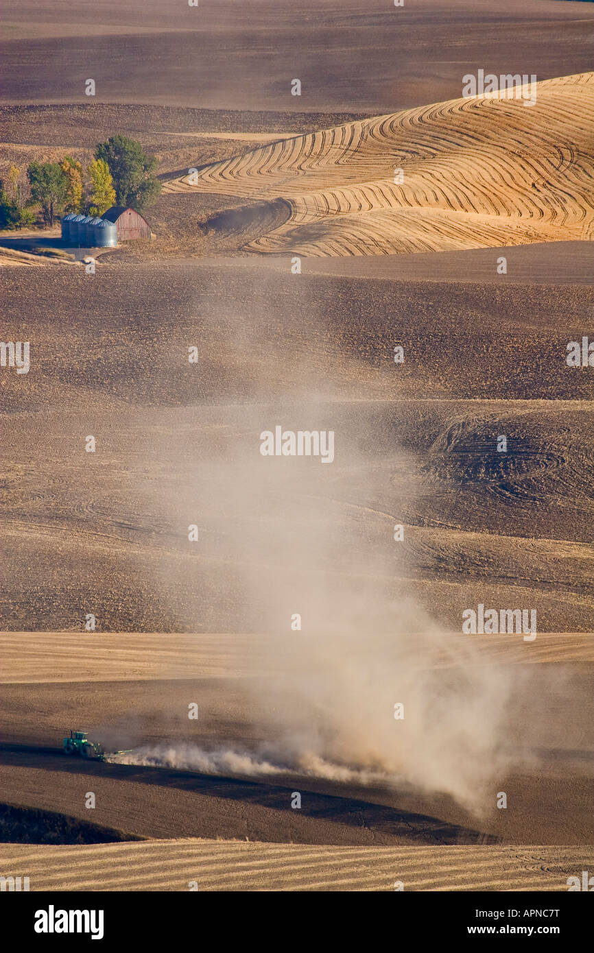 Dust field hi-res stock photography and images - Alamy