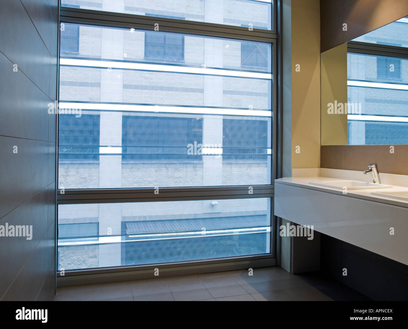 Office bathroom hi-res stock photography and images - Alamy