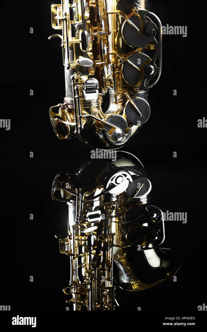 Arts brass still hi-res stock photography and images - Alamy