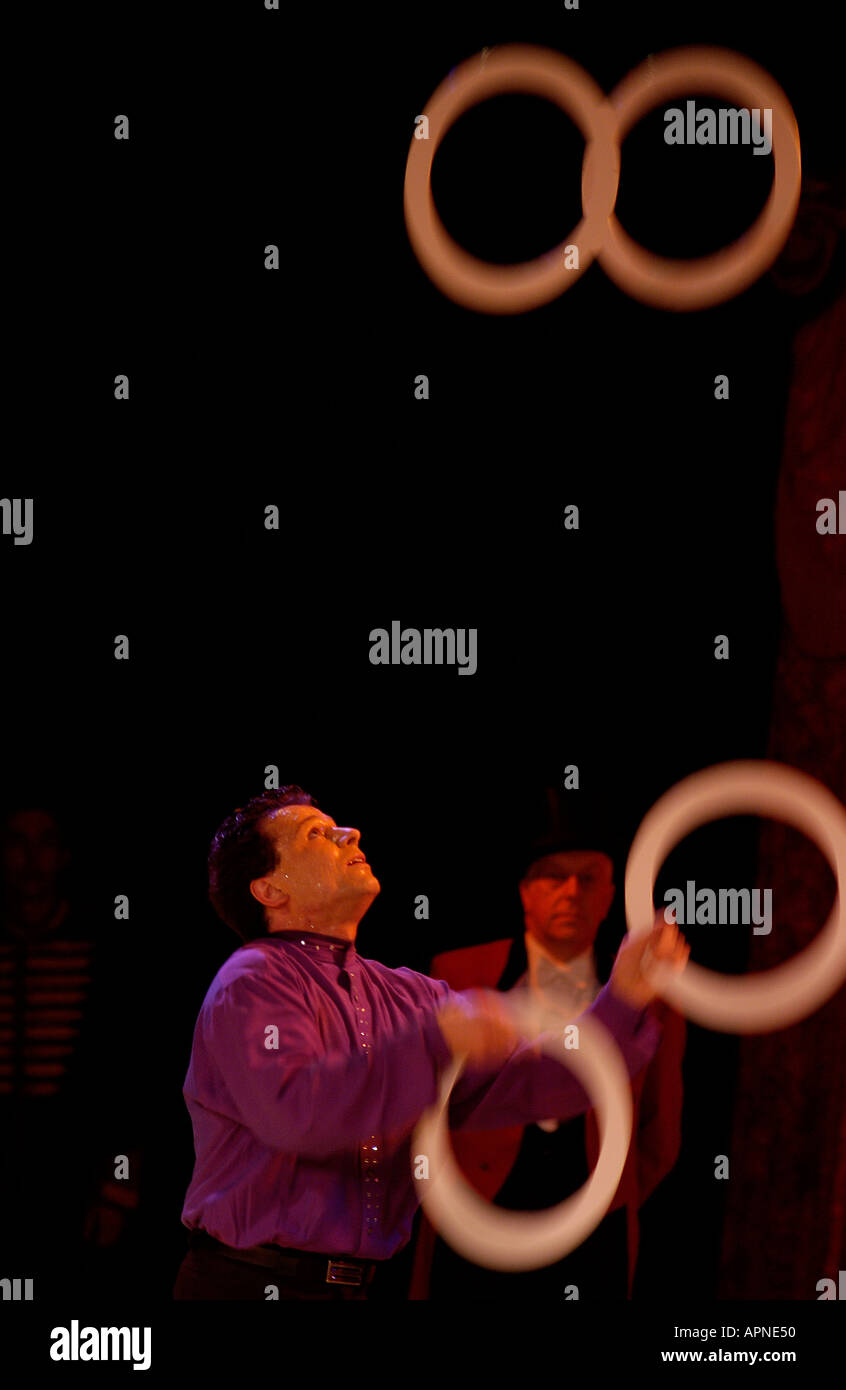 Circus juggler hi-res stock photography and images - Alamy