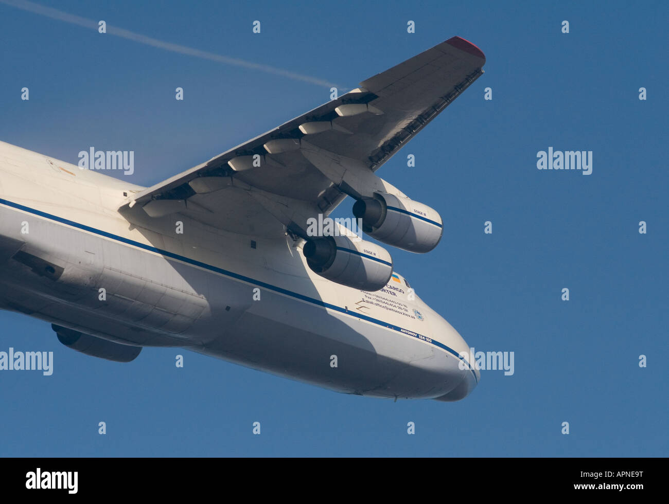 Antonov an 124 aircraft hi-res stock photography and images - Alamy