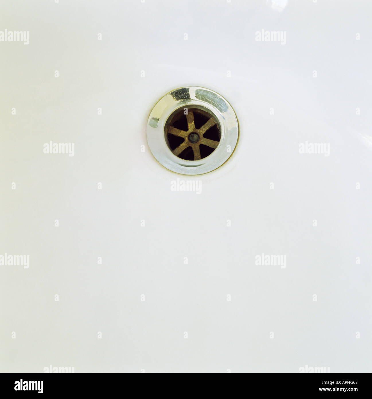 Plug hole in bathtub Stock Photo - Alamy