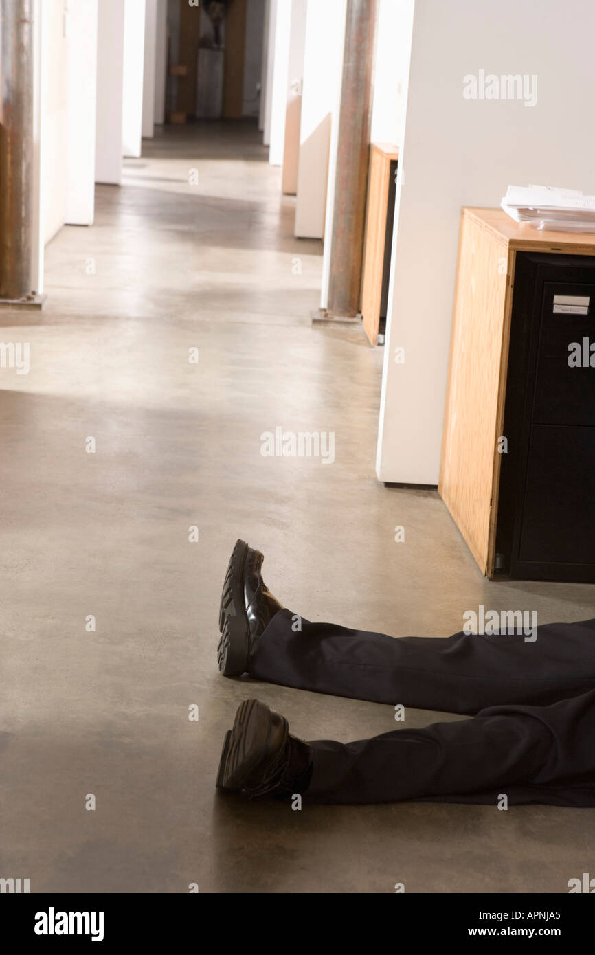 Male corpse hi-res stock photography and images - Alamy