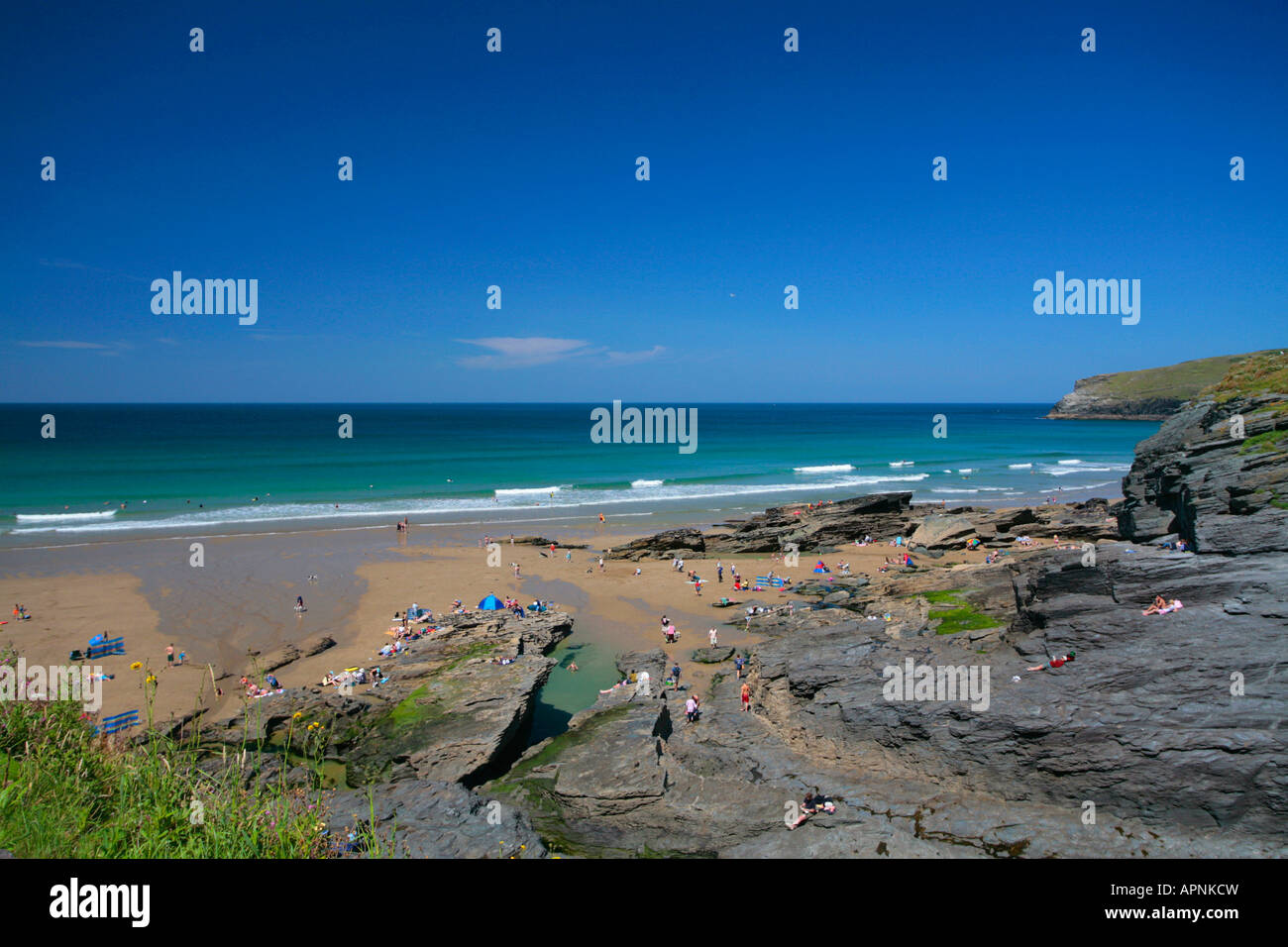 Overlooking Trebarwith Beach, Trebarwith Strand, Cornwall Stock Photo ...