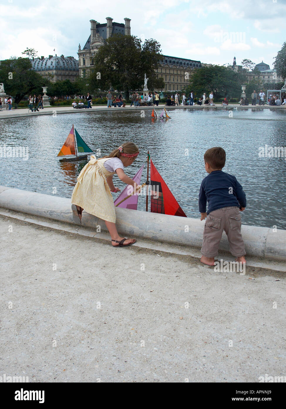 Children boat paris hi-res stock photography and images - Alamy