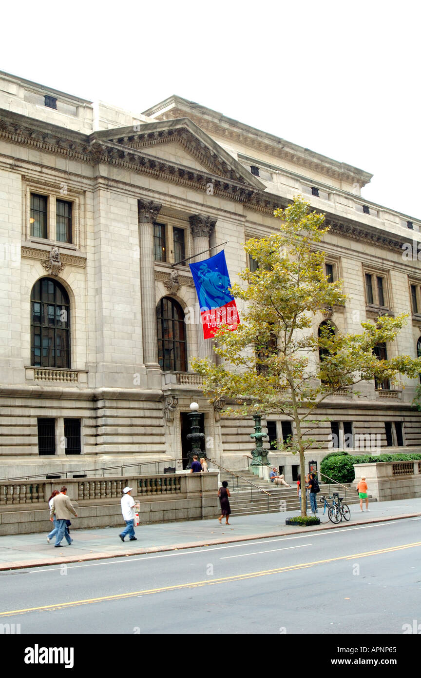 Exterior of the New York Public Library with passers-by, Manhattan, New ...
