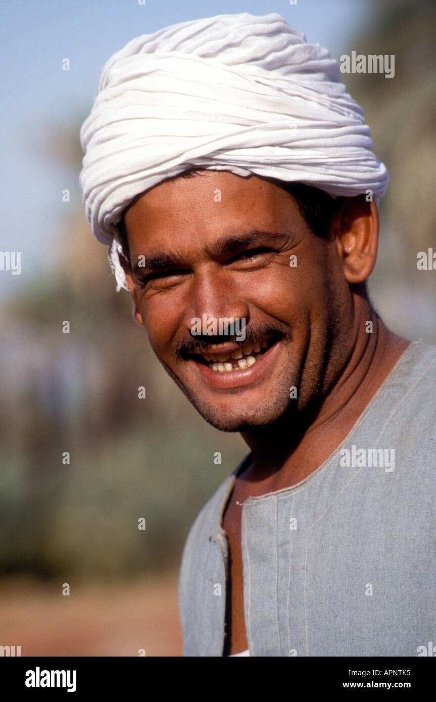 A smiling local man wearing traditional Egyptian turban Stock Photo - Alamy