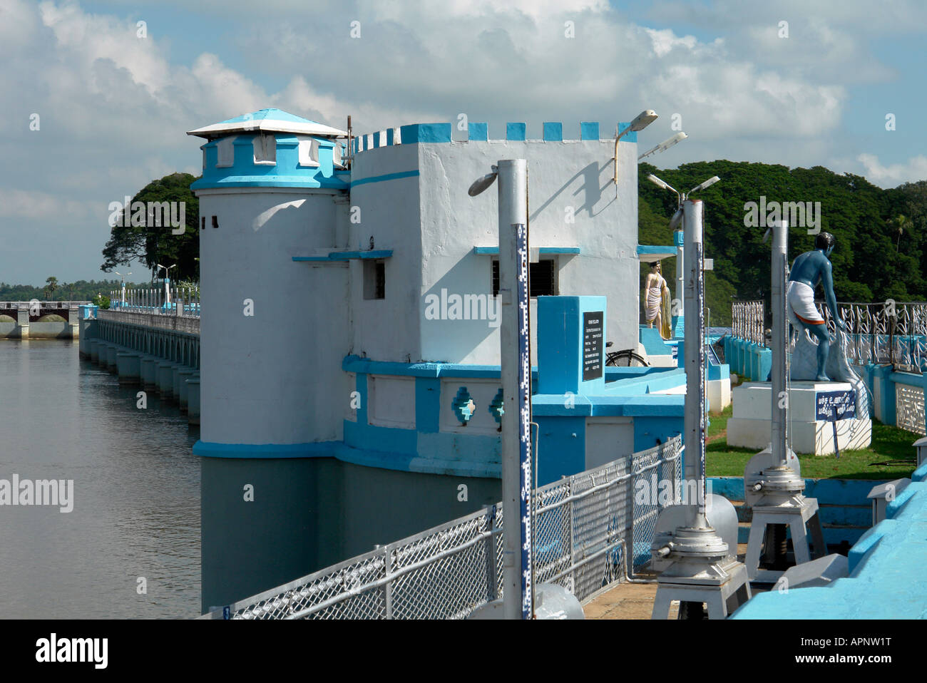 building and control mechanisms at the anicut dam near trichy india ...