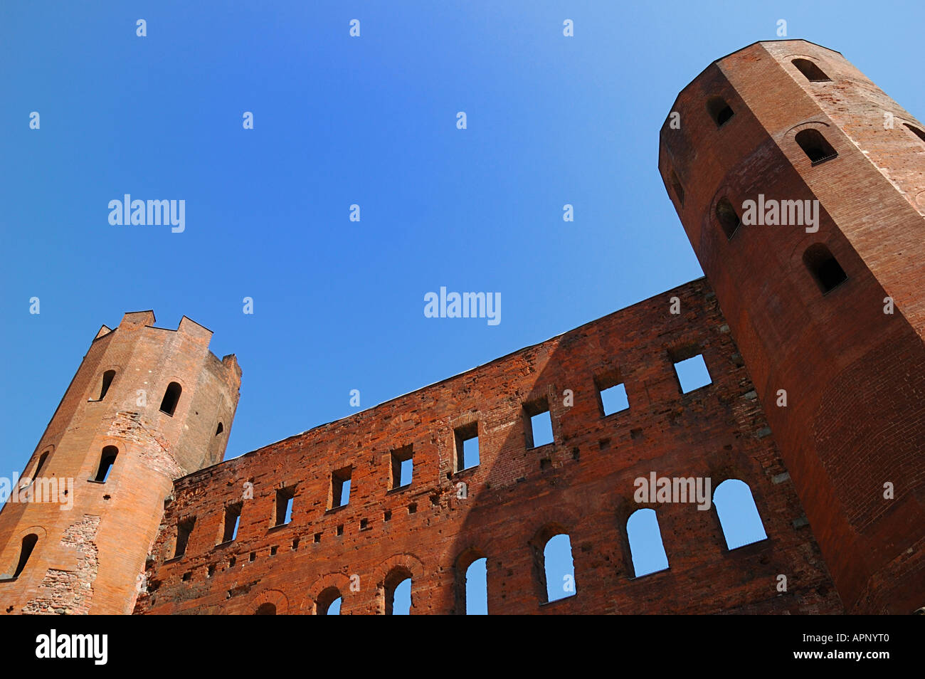 Roman gates hi-res stock photography and images - Alamy