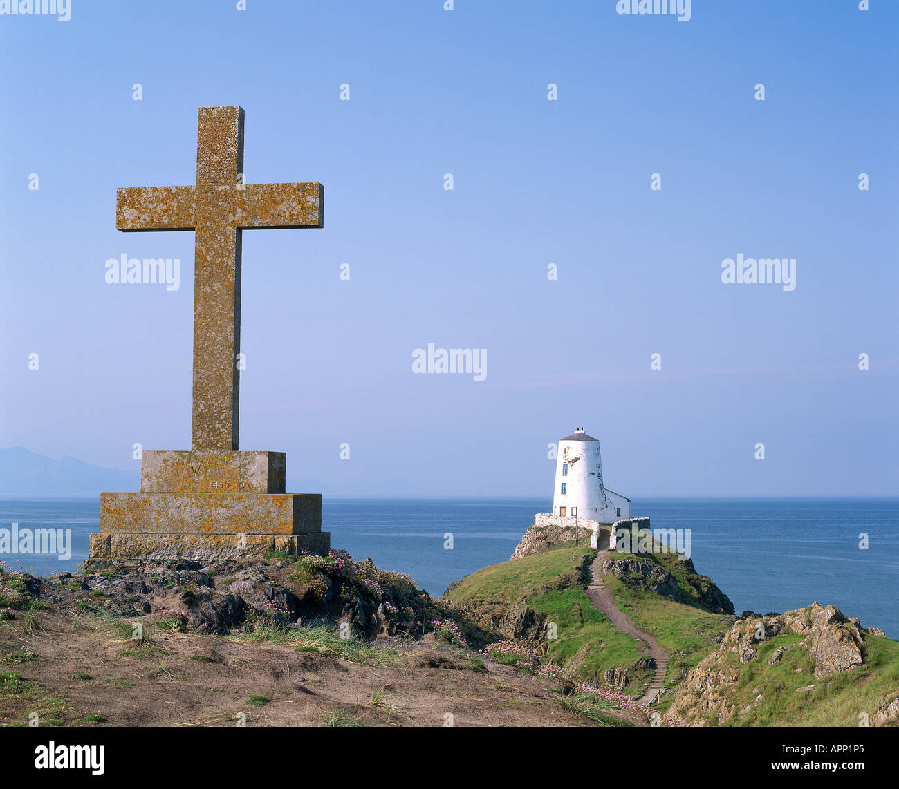 Dwynwen cross monument hi-res stock photography and images - Alamy