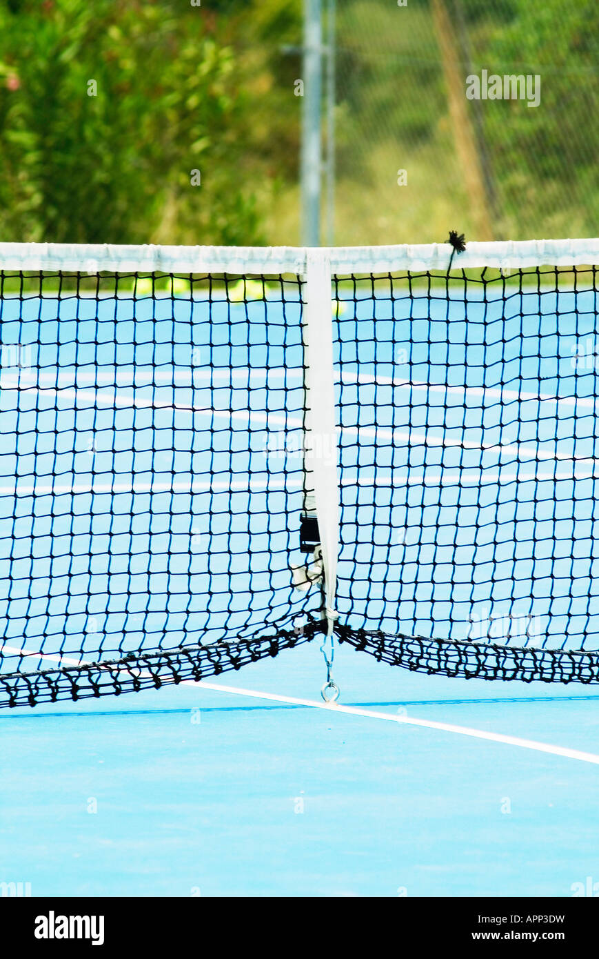 Detail of net on a tennis court Stock Photo - Alamy