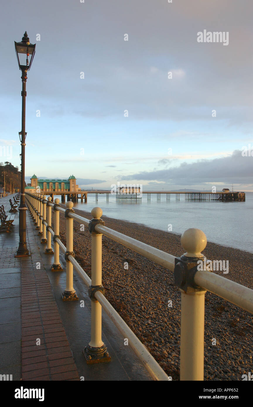 Penarth promenade hi-res stock photography and images - Alamy