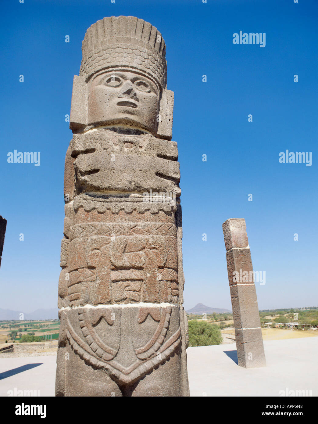 Statue situated on top hi-res stock photography and images - Alamy
