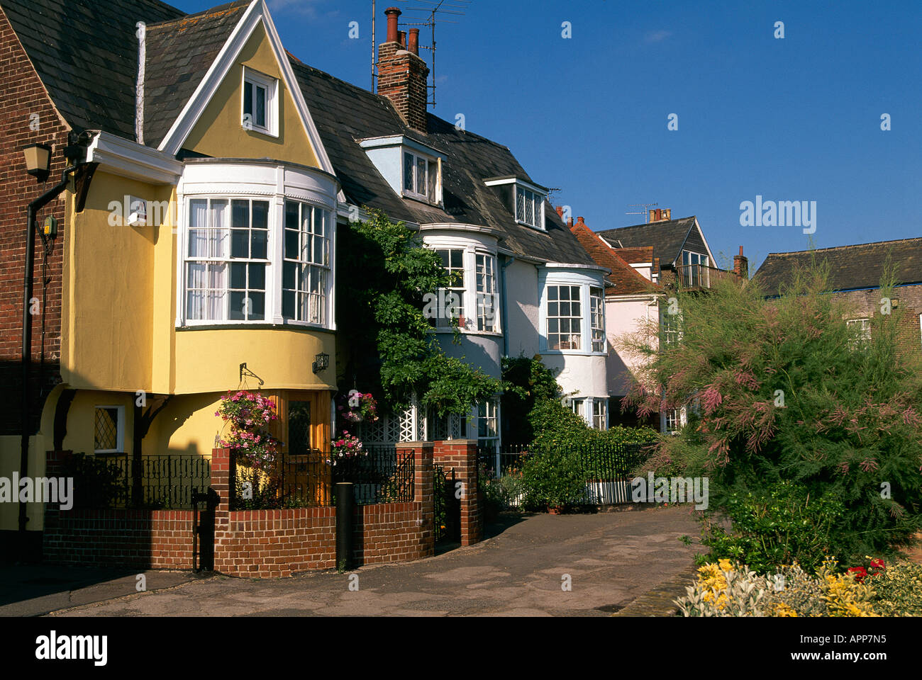 Blue washed houses hi-res stock photography and images - Alamy