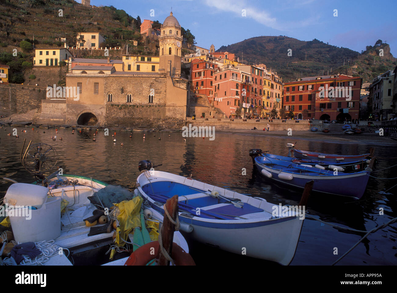 Cinque terre ligure boats harbor hi-res stock photography and images ...