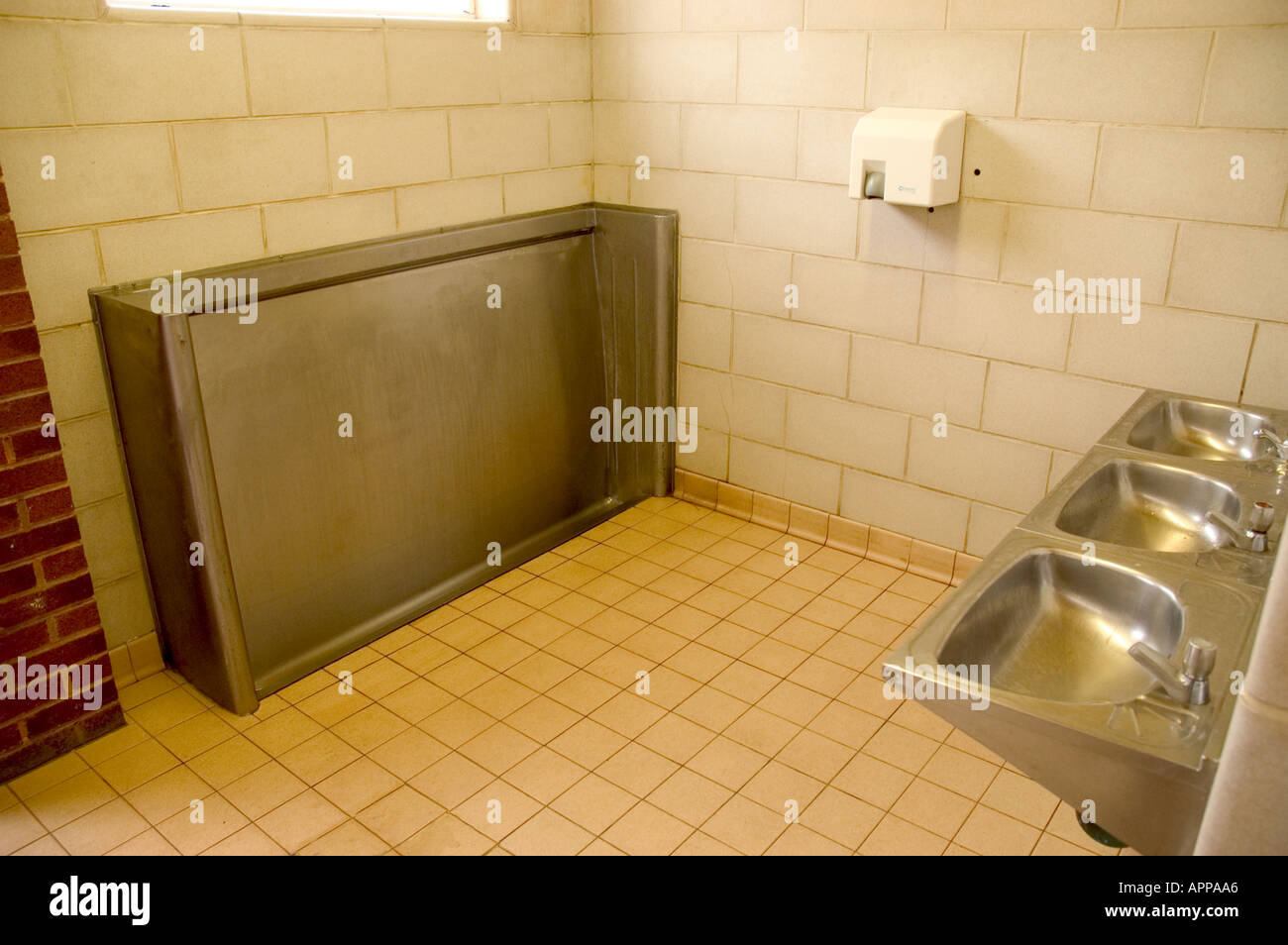 Mens toilets facilities gents hi-res stock photography and images - Alamy