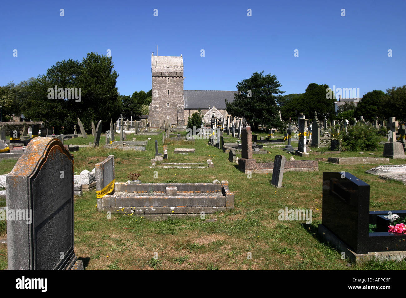 Church tower graveyard castellation hi-res stock photography and images ...