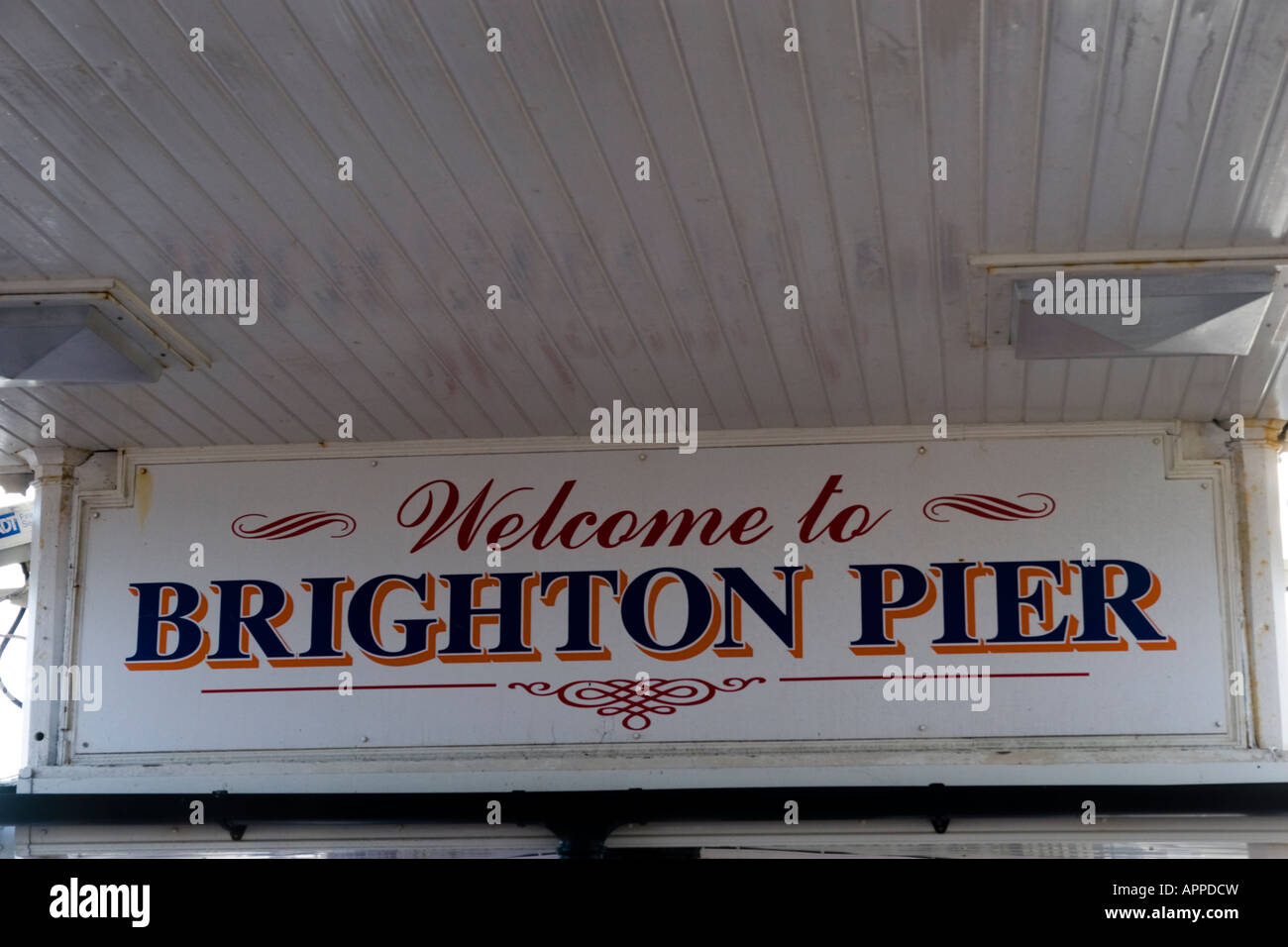 Welcome to Brighton pier Sign Stock Photo - Alamy