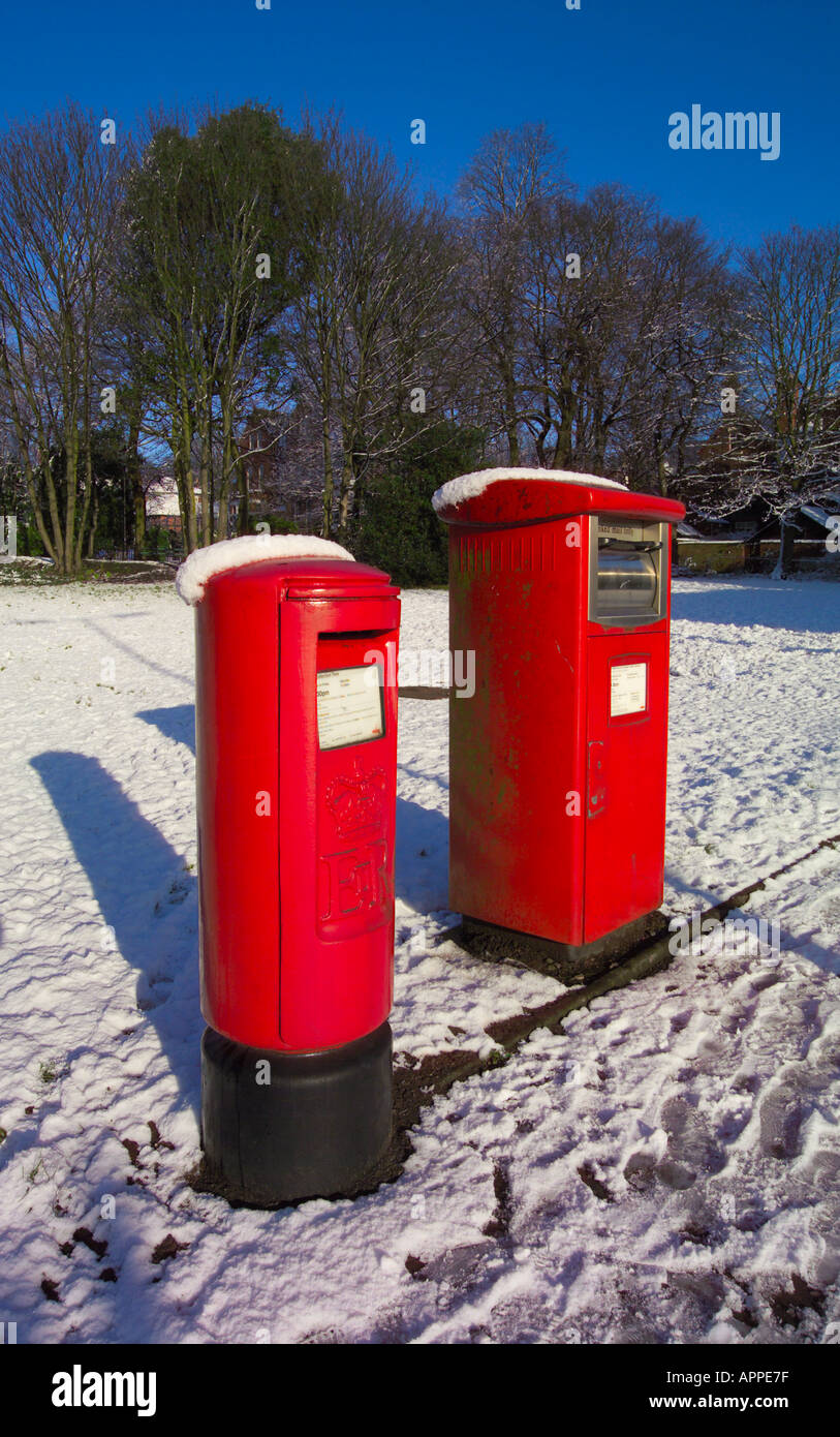 Boxes in post office hi-res stock photography and images - Alamy