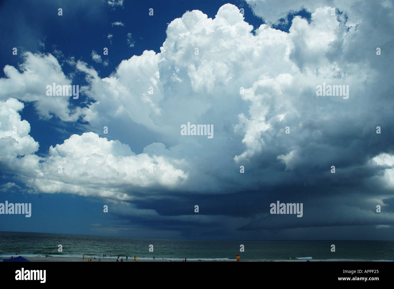 rolling cumulus storm clouds approaching beach dsc 9282 Stock Photo - Alamy