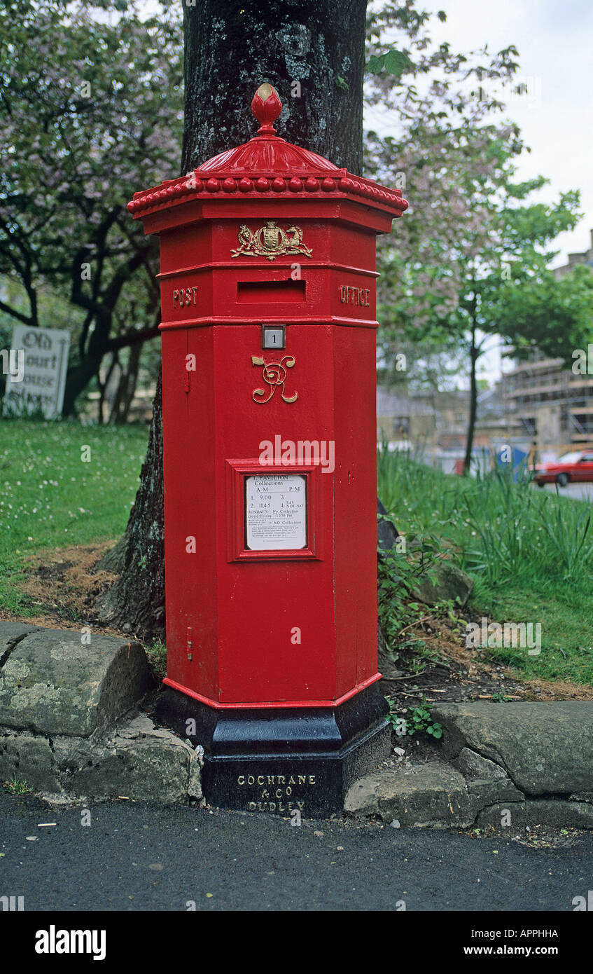 Victorian box tree hi-res stock photography and images - Alamy