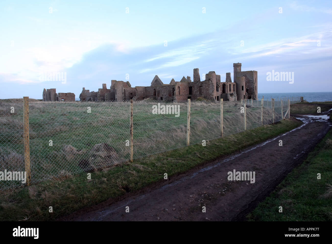 Slain castle hi-res stock photography and images - Alamy