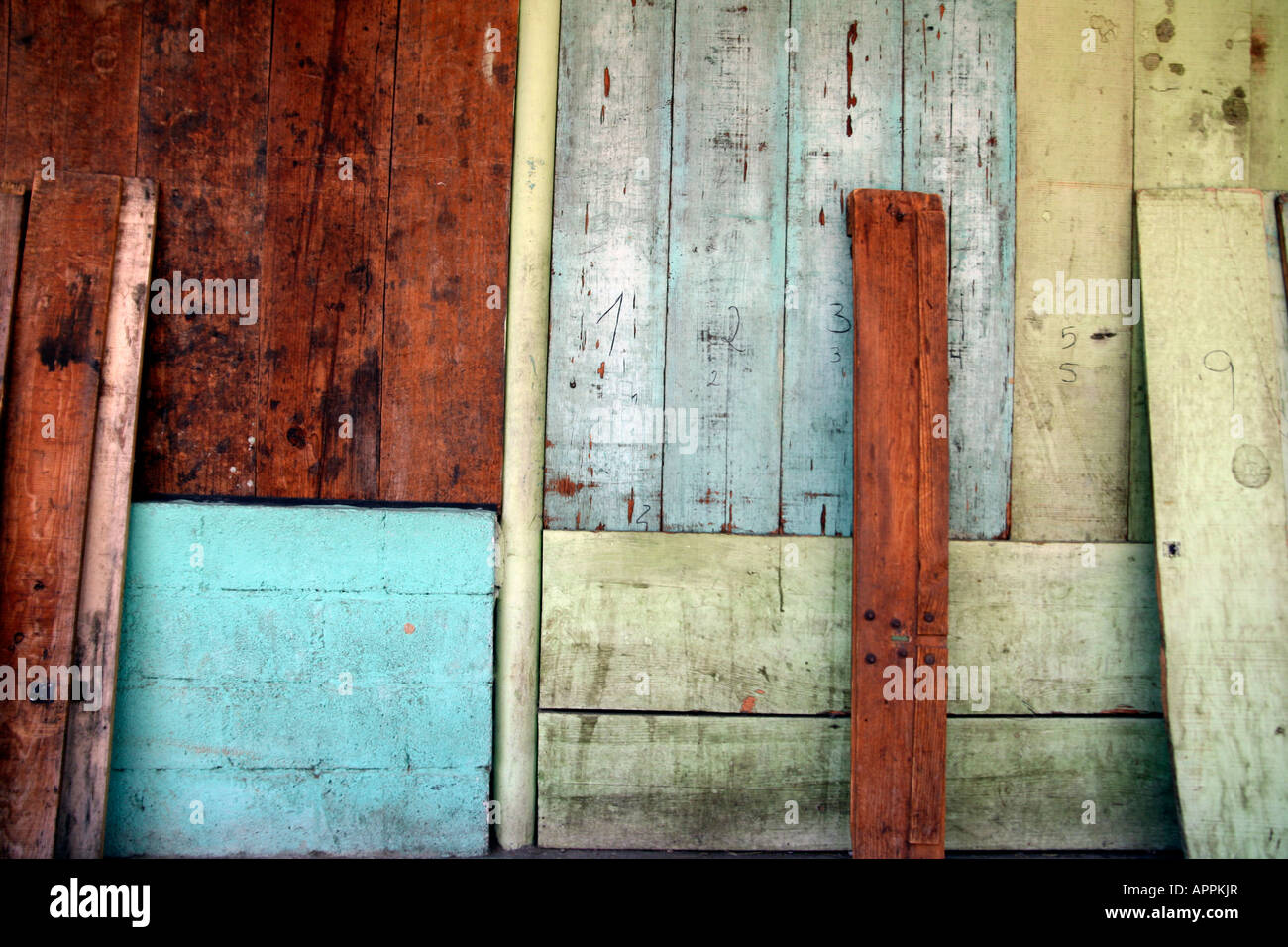 Vertical line boards hi-res stock photography and images - Alamy