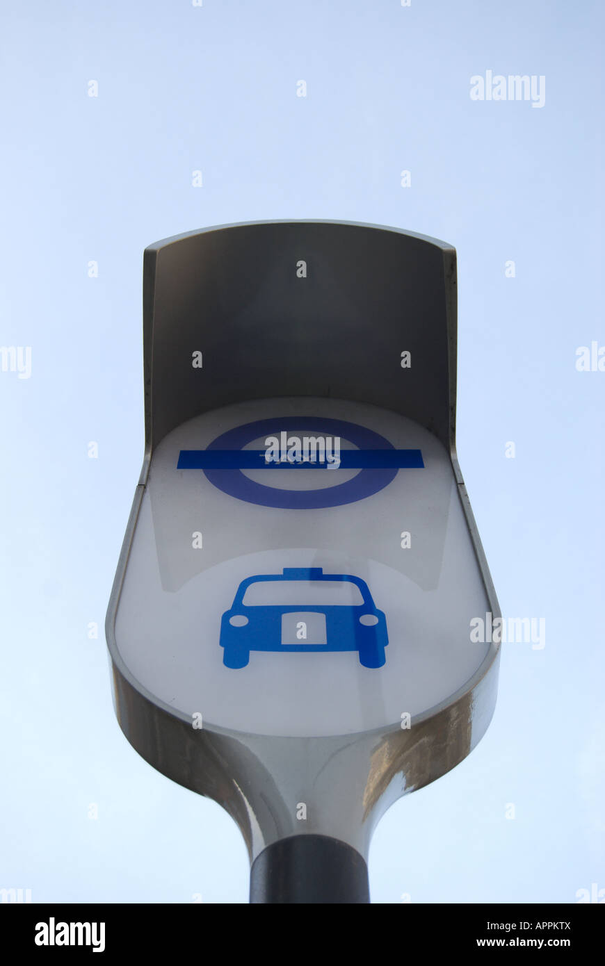 Taxi ranks hi-res stock photography and images - Alamy