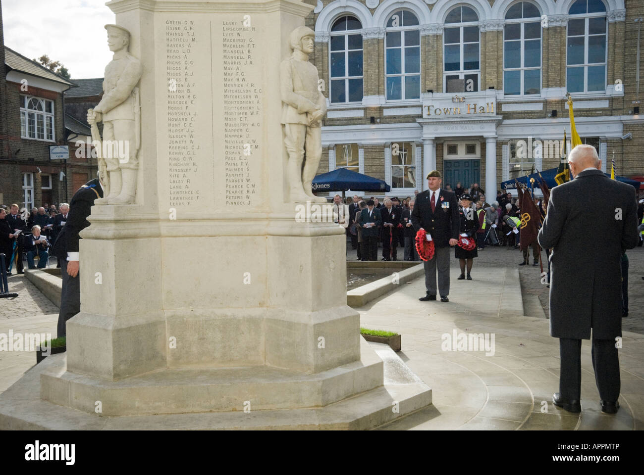 Remembrance Day Parade: Ex-service and police line up to place wreaths ...