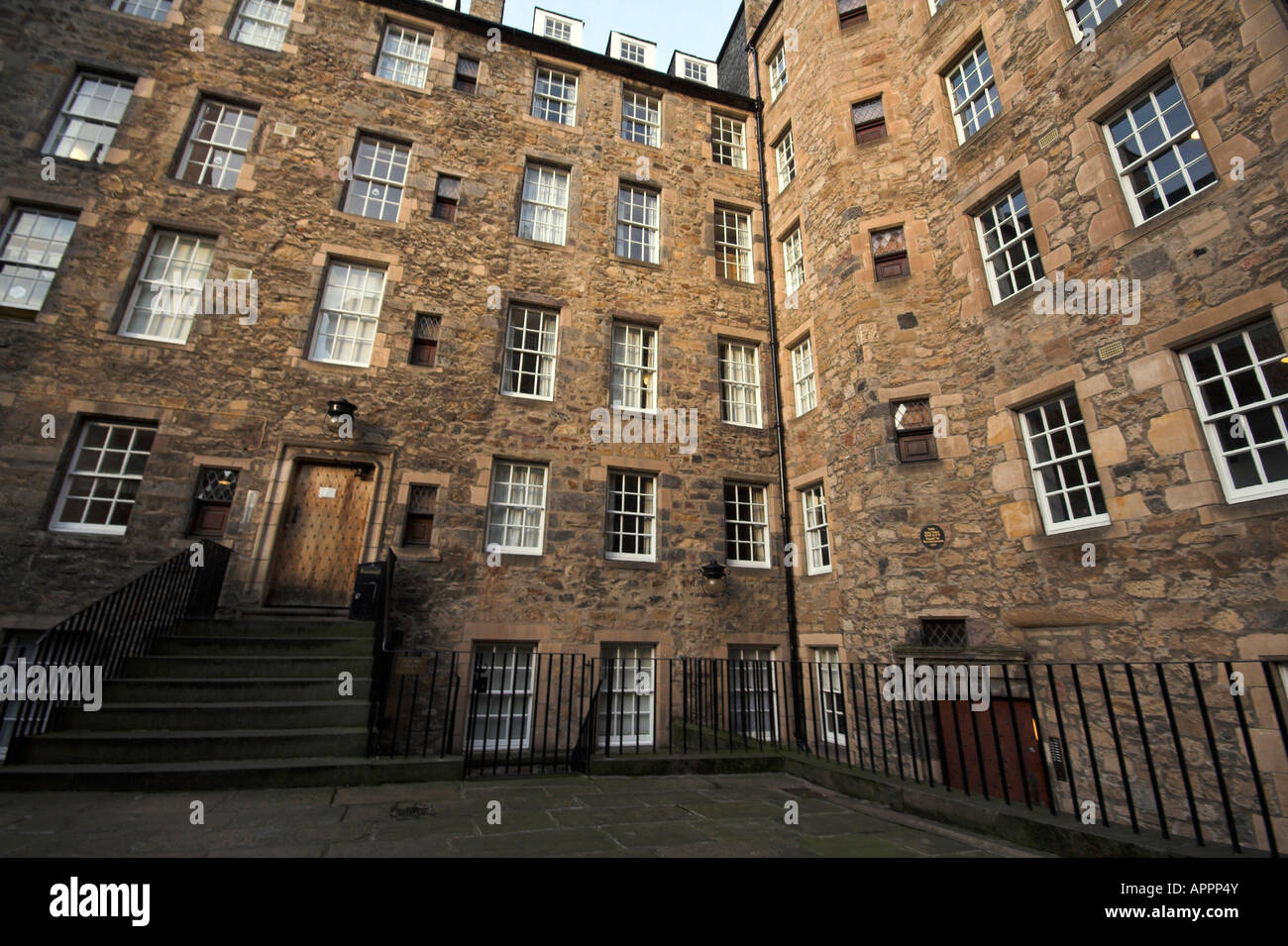 Enclosed courtyard hi-res stock photography and images - Alamy