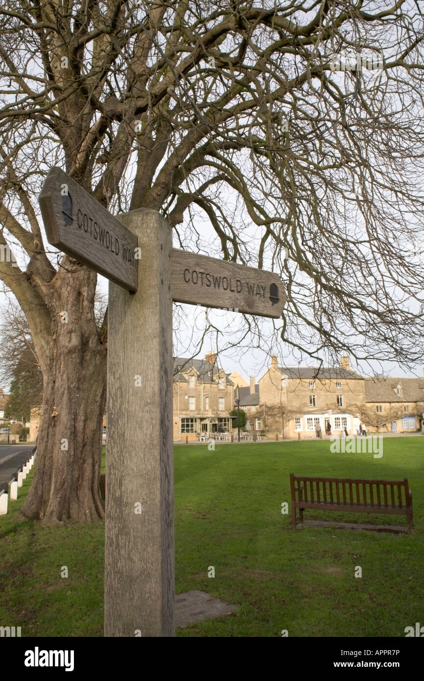 A sign indicating the cotswold way public footpath Stock Photo - Alamy