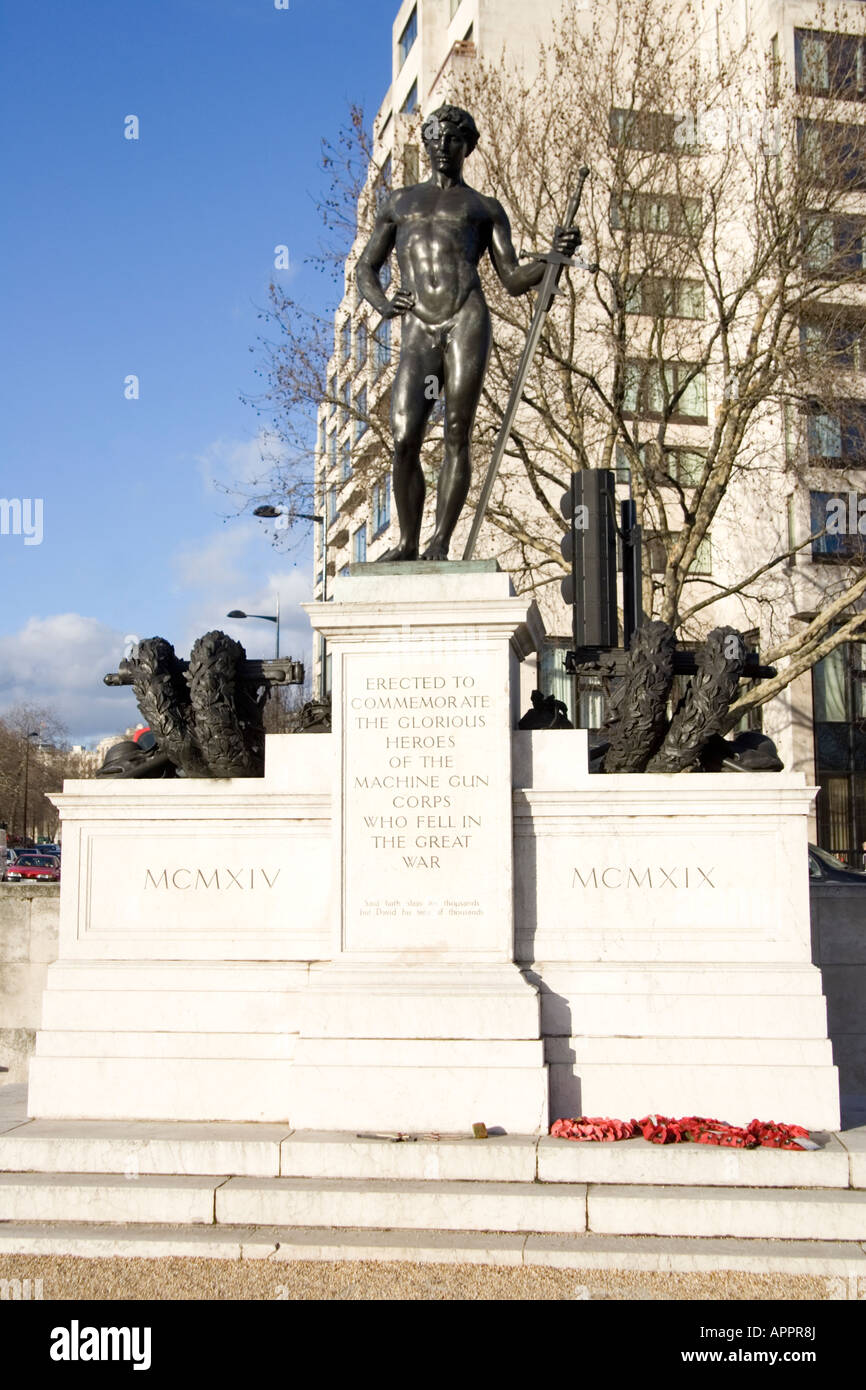 Machine gun corps statue hi-res stock photography and images - Alamy