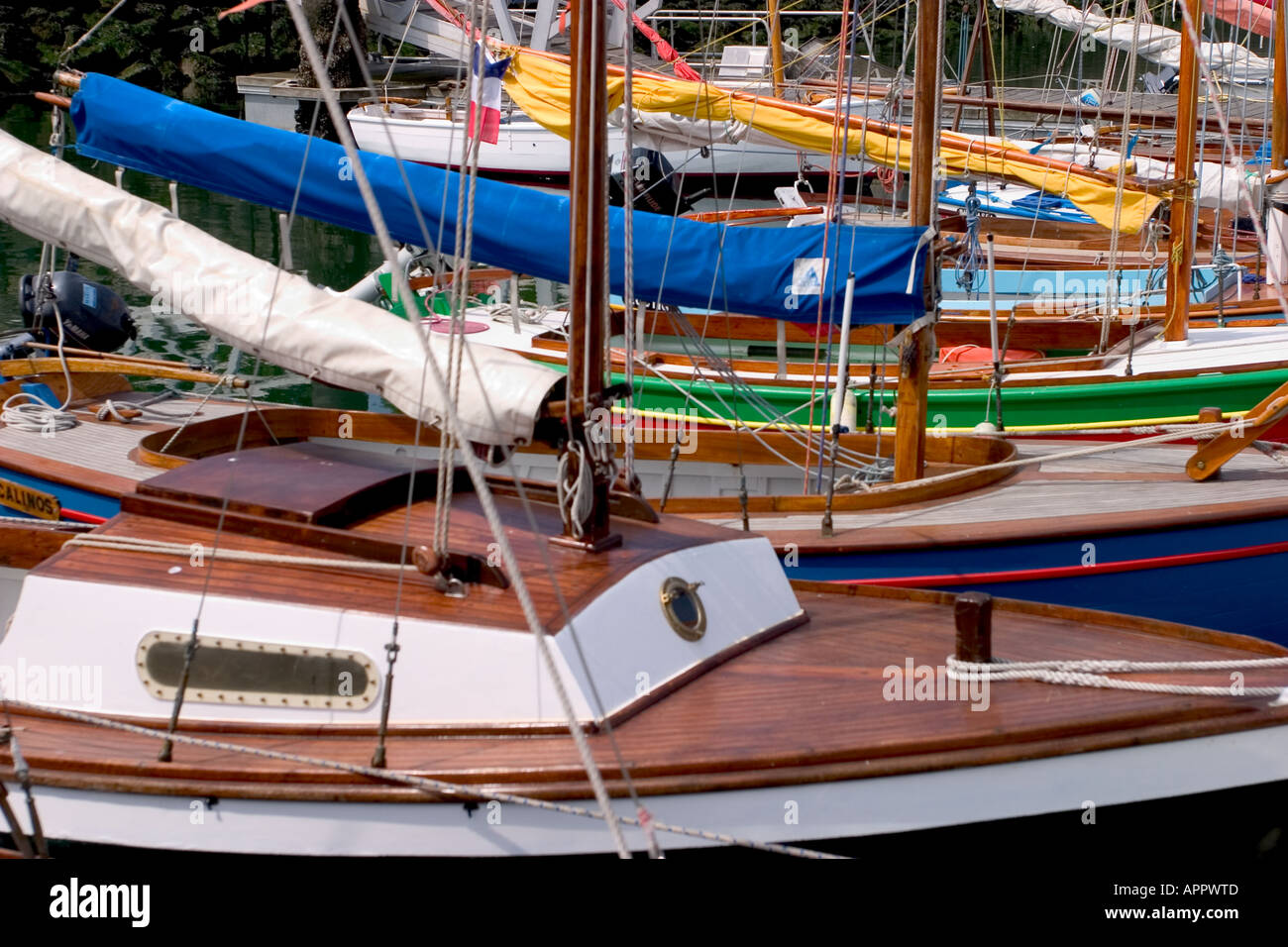 details of old antic traditionnal wooden boat Stock Photo - Alamy