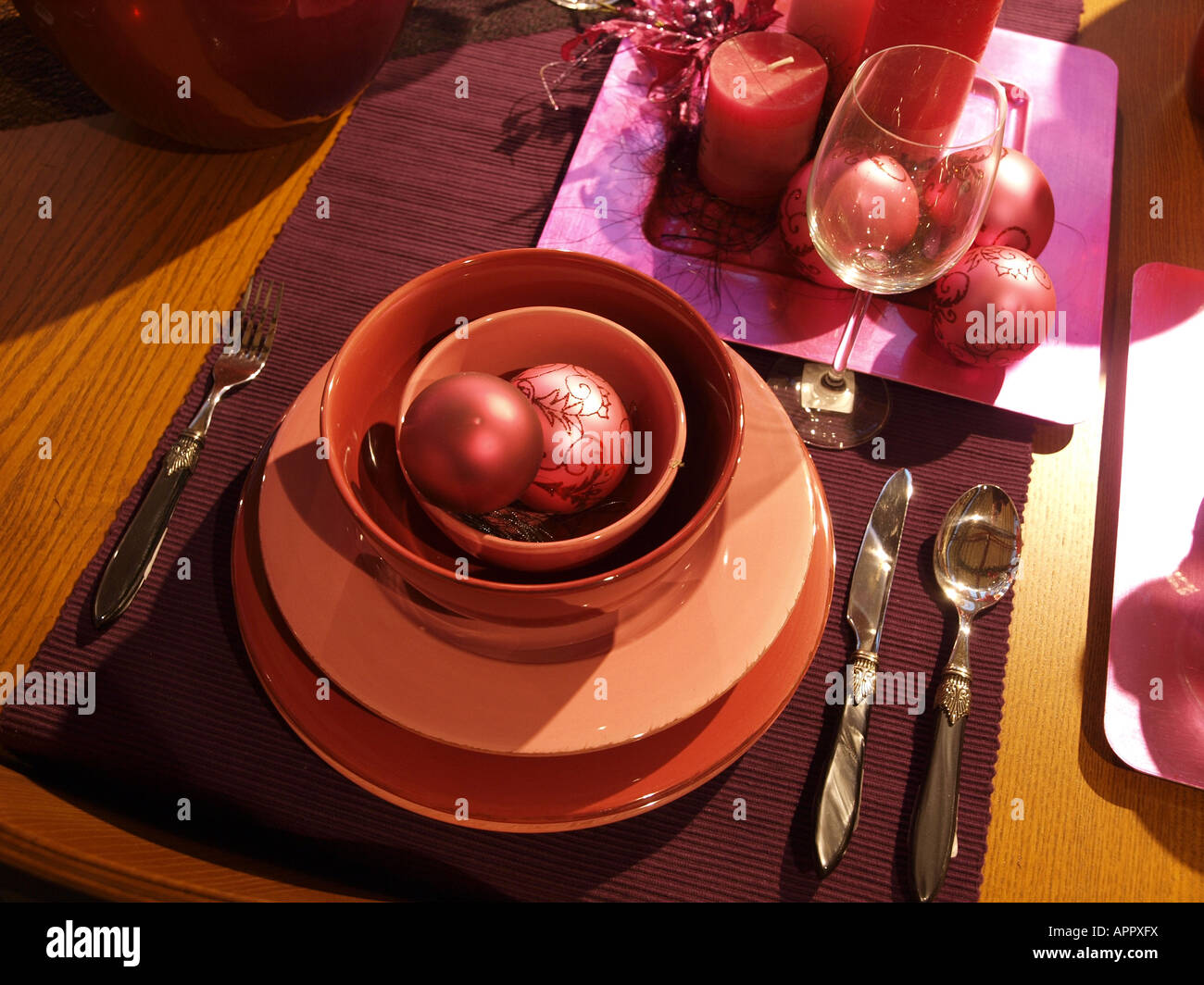 Table laid out christmas dinner hi-res stock photography and images - Alamy