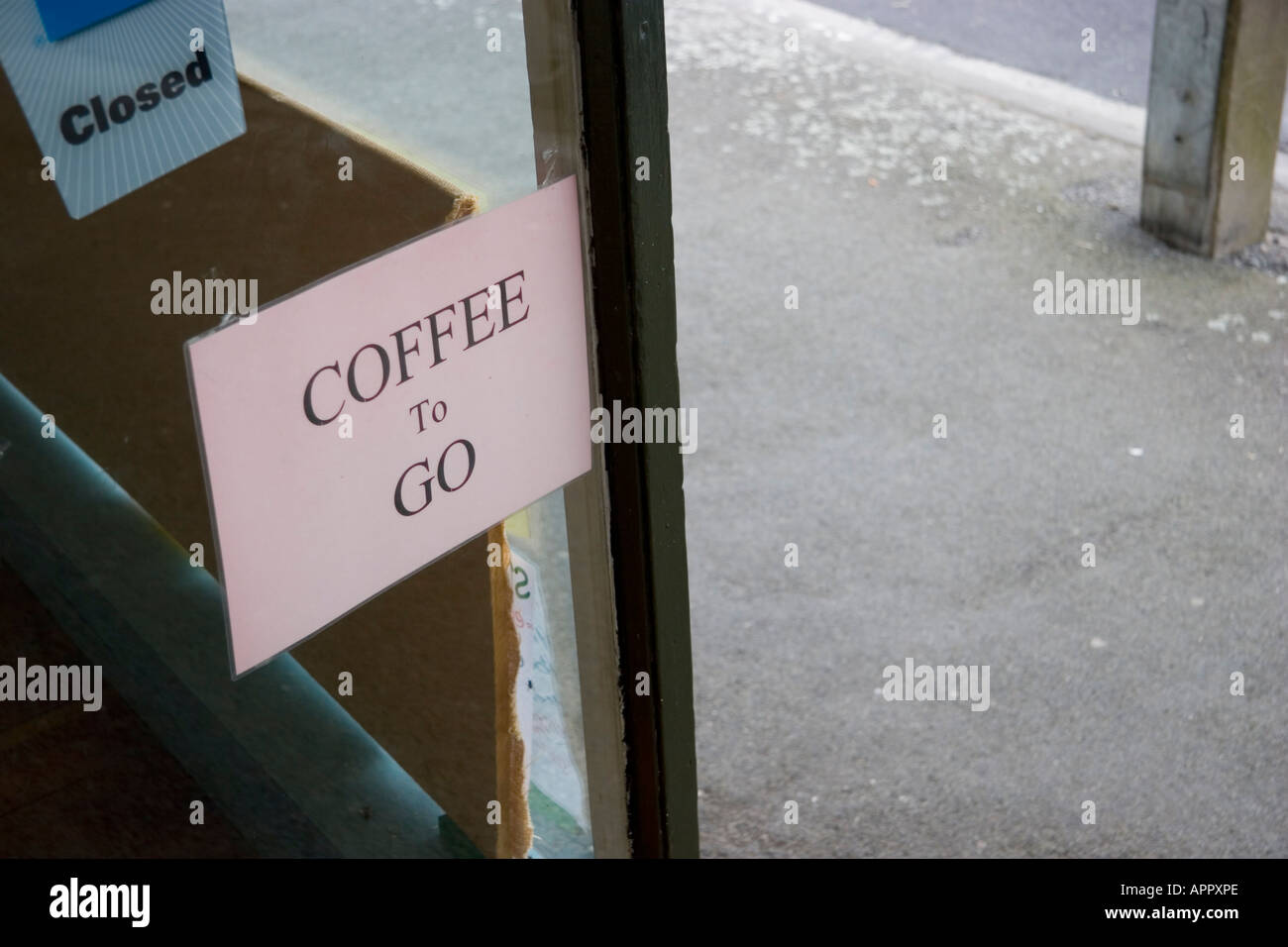 coffee to go and closed signs Stock Photo - Alamy