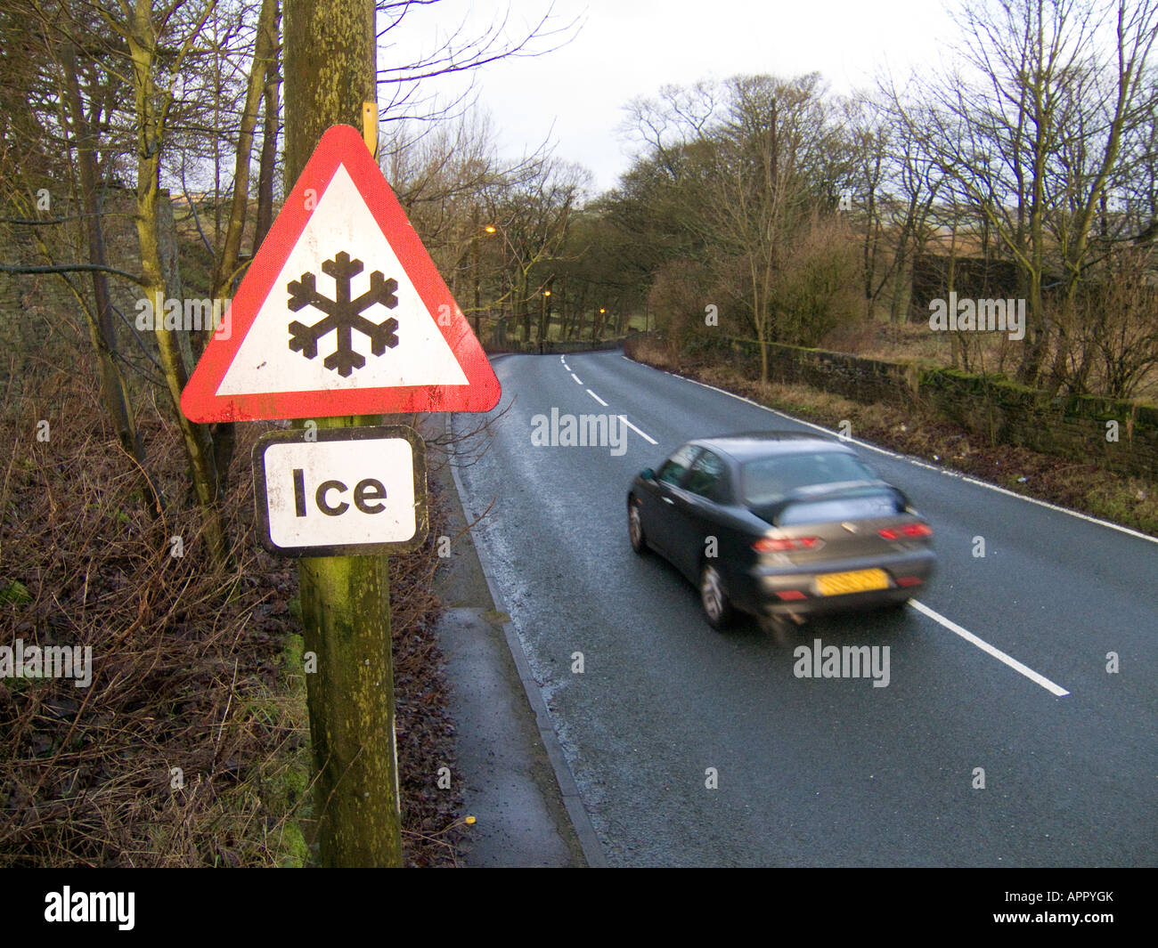 dangerous winter driving conditions Stock Photo - Alamy