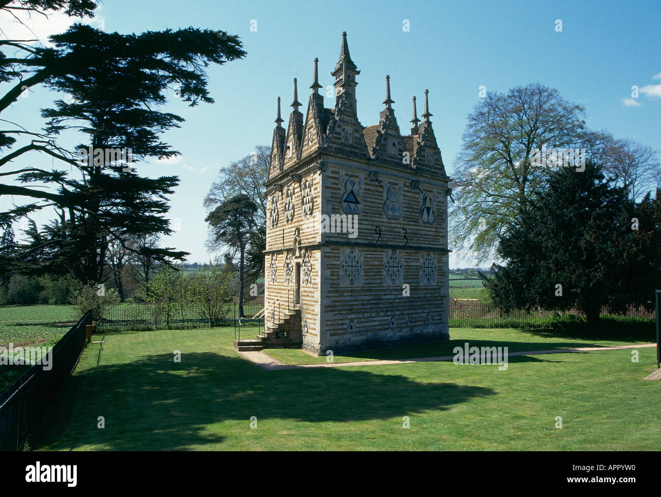 Sir thomas tresham hi-res stock photography and images - Alamy