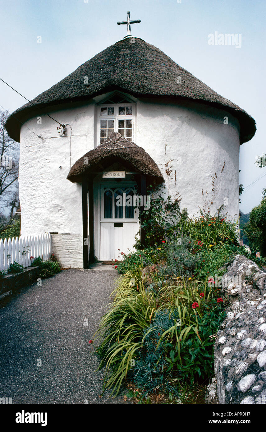 Veryan An early 19th century round thatched cottage stands at each end ...